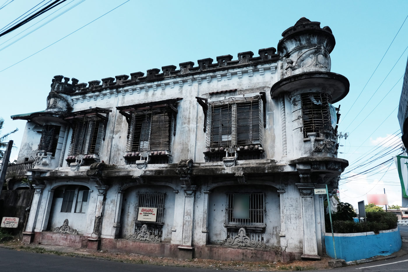 Ang Puting Kastilyo sa Sta. Cruz, Laguna – Liwayway